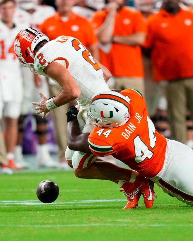 What's the Story Behind the Soccer Term "Rabona"? - Sportionary